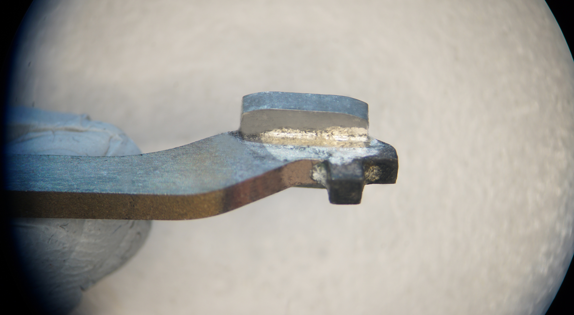 Induction head for soldering robots - high thermal mass
